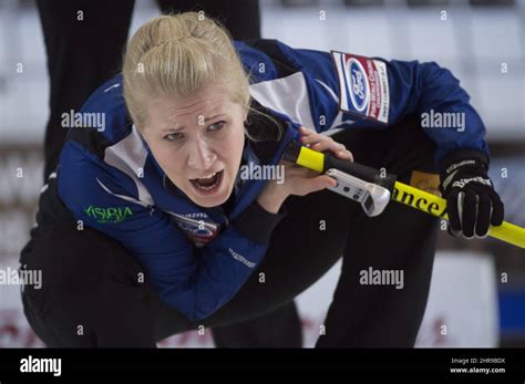 Finnland Skip Oona Kauste Hat Beim Unentschieden 7 Gegen Deutschland Bei Der Curling