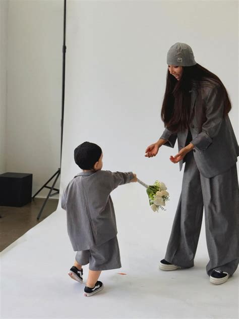 Sc이슈 문가비 정우성 혼외자 아들 모자이크 없이 공개父닮아 큰 키 눈길 스포츠조선