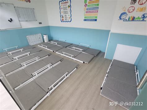 适合托管班使用的午休课桌椅，降低场地成本 知乎