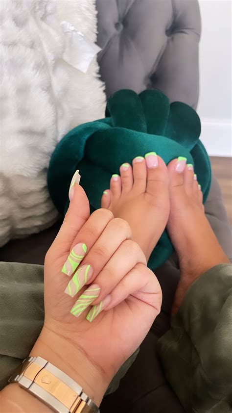 Ash Kashs Feet