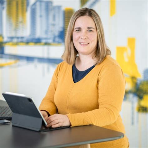 Esther Palka Advatera