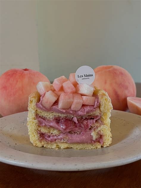 레망파티쓰리 ⠀ 포트빌리지 부산의 두 번째 항해가 잠시 후 11시부터 시작됩니다 ⠀ 햇살 아래 반짝이는 천막 사이 다양한 취향과 이야기들이 모이는 특별한 공간에서 오늘도