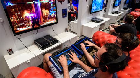 PlayStation 4 отвя два от конкурентите си с големи продажби - Money.bg