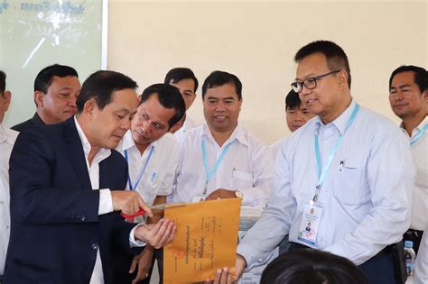 ឯកឧត្តម ងួន រតនៈ រដ្ឋបាលខេត្តបាត់ដំបង