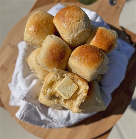 Sourdough Dinner Rolls
