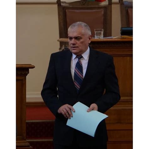 Министър Радев Имаме над 100 сигнала за избягалите затворници