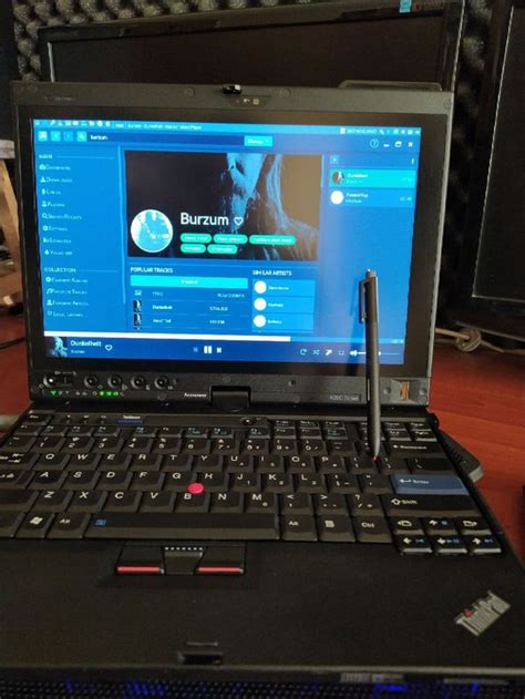 My X200t Running Arcolinux Qtile Edition And Nuclear With Thinkpad