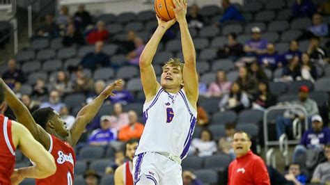 Purple Aces Return To Action Tuesday At Uic University Of Evansville