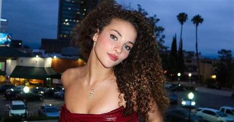 'AGT: Fantasy League': Who is Sofie Dossi? Talented contortionist is an 'AGT' golden buzzer ...