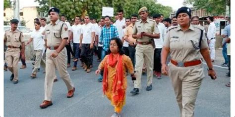 Dont Judge Her By Size She Is Fearless Ias Officer From Rajasthan Socal Media Is Talking