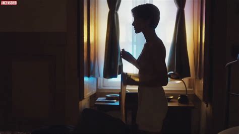 Naked Carolina Carvalho In The General