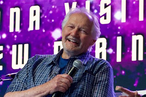 ‘star Trek Deep Space Nine Cast Talks Daxs Same Sex Kisses Garakbashir Subtext And Still