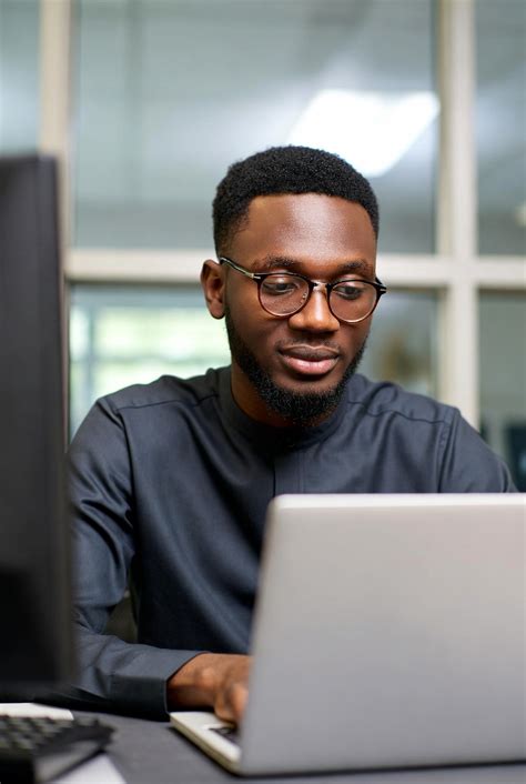 Tchitéo — Ordinateurs Pc écrans Et Pièces Tech à Cotonou