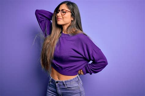 Linda Mulher Fazendo Gesto Foto Grátis