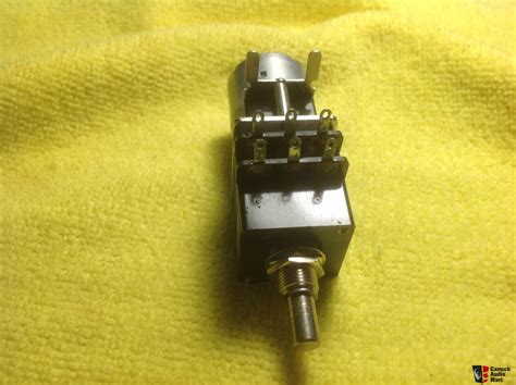 Tkd Potentiometer 100k 2cp 2511 Series Stereo Conductive Plastic Volume Potentiometer Photo