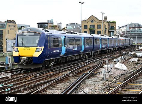 A Southeastern Class 707 Leaving Cannon Street Station In London Stock