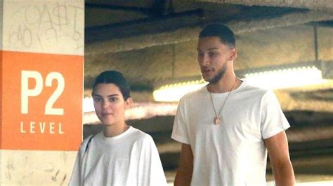 Bintang Philadelphia 76ers Pamer Kemesraan dengan Kendall Jenner - NBA Bola.com