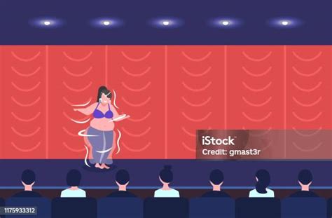 뚱뚱한 과체중 소녀 배꼽 댄서 무대 비만 체중 감량 개념 현대 콘서트 룸 극장 홀 내부 전체 길이 평면 수평에 춤을 웃는 여자를 수행 Theatrical