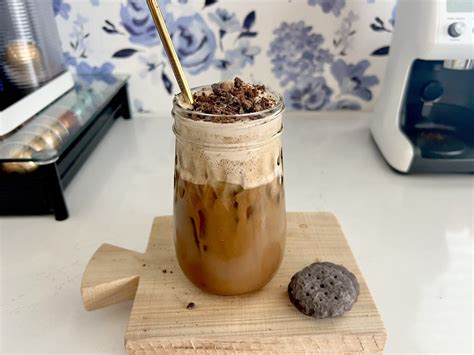 Easy And Delicious Iced Thin Mint Mocha What The Froth