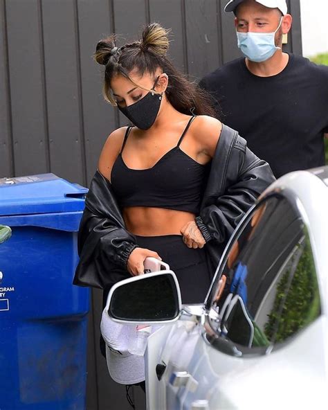 Ariana Grande Paparazzi Nel 2025 Celebrità Foto