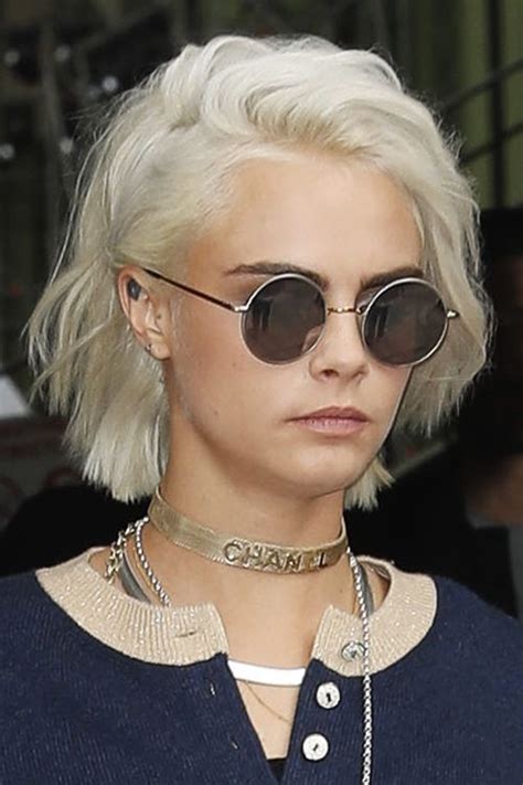 Cara Delevingne S Hairstyles Hair Colors Steal Her Style