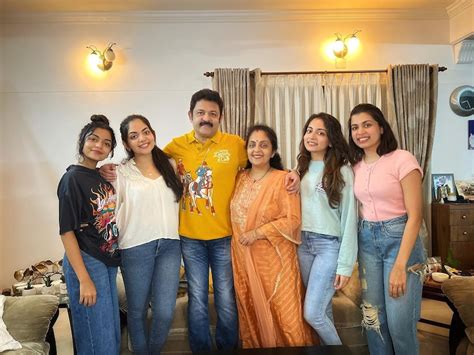 Sindhu Krishna അമ്മായിയമ്മപ്പോരിന് പറ്റിയ ആളായിരുന്നു കൃഷ്ണകുമാറിന്റെ വീട്ടിലേക്ക്