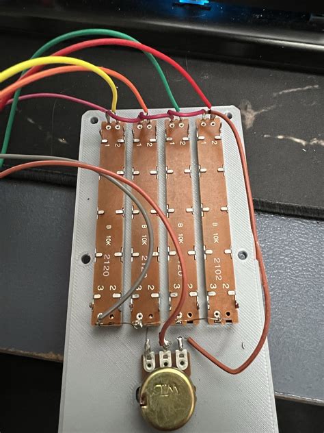 Analog Arduino Multiple Values Changing When Only One Analogue Input In Being Changed