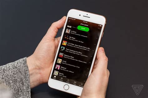 spotify s repeat button is coming back to a song s now playing page