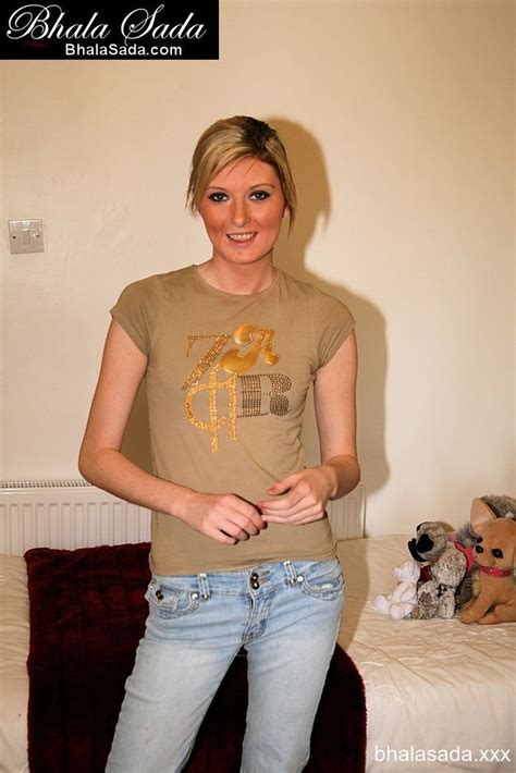 Sweet Blonde Chick Posing In A Shirt And Jeans 15 Photos