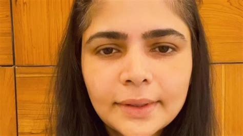 Chinmayi Sripada Bashes Twitter User For Saying Men Can No Longer Find