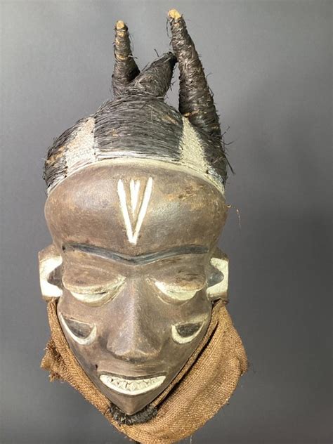 Pende Pende Dr Congo No Reserve Price Auction Online Catawiki