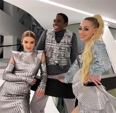 Pommelien Thijs En Camille Dhont R CelebsNLandBEL