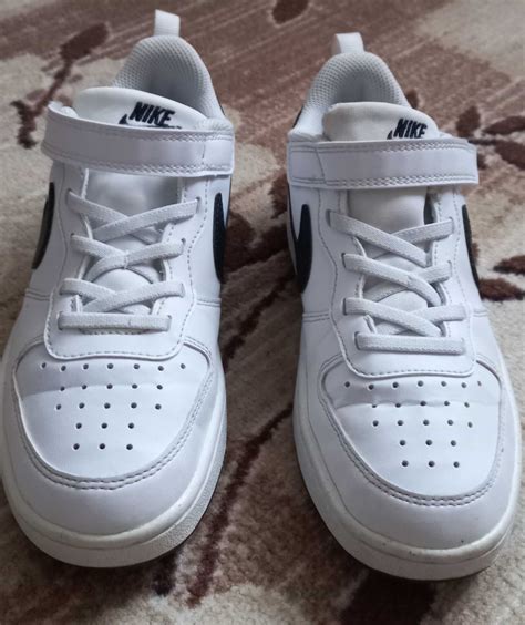 Nike Спортни обувки Court Borough от еко кожа с велкро с Нова бяла река • Olx Bg