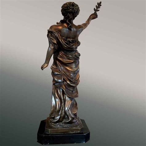 Triomphe En Bronze Allégorie De La Victoire à La Fin Du Xixe Siècle