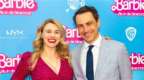 Lisa Loeb Verwelkomt Zoontje We Zijn Dolgelukkig