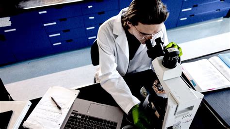 What Is A Pathologist And How Does A Person Become One