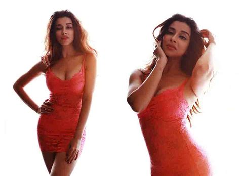 Nyra Banerjee Hot Looks In Tight Pant Showing Sexy Ass Filmy19