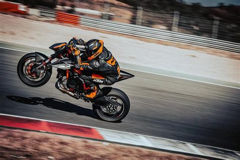 Street KTM 1290 Super Duke RR 2023 seulement 500 modèles Ready to