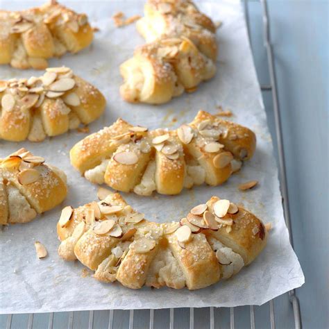 Bear Claw In Bakery At Abigail Mathy Blog