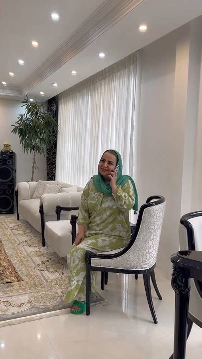 نوشته بود قبول دارید ما دهه شصتیا چقد حجب و حیا داشتیم ولی بچه های الان