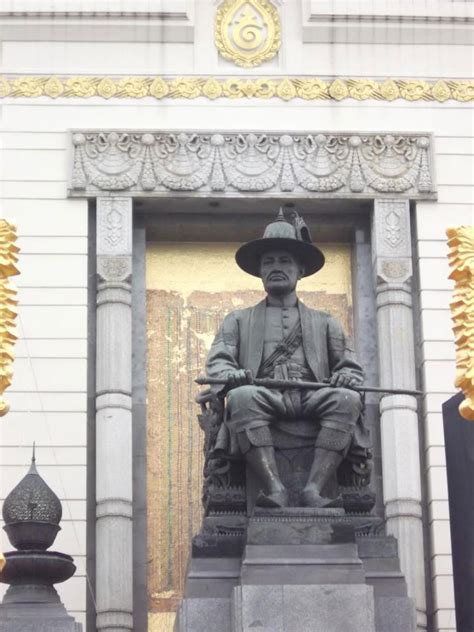 ภาพ พระบรมราชานุสาวรีย์ และพระบรมรูป ๙ รัชกาลแห่งพระบรมราชจักรีวงศ์ Dek