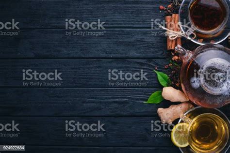 레몬 꿀 계 피 생강과 검은색과 녹색 차 뜨거운 음료 최고 볼 수 있습니다 공간에 복사 합니다 갈색에 대한 스톡 사진 및 기타 이미지 Istock