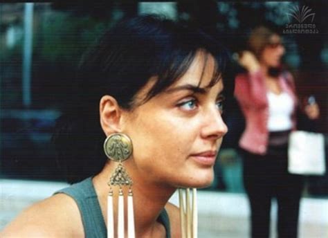 მაკა ასათიანი როგორი იყო ქართველი ლამაზმანი წლების წინ და როგორ გამოიყურება ის დღეს