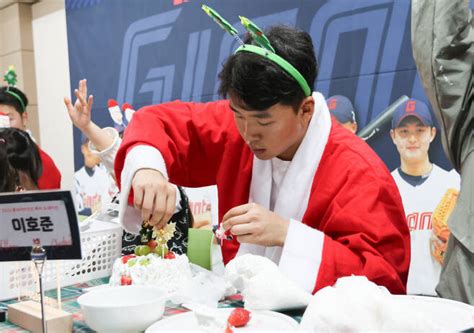 부산을 더 따뜻하게 롯데 신인 13명 연말 맞이 이웃사랑나눔 실천