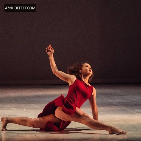 Vittoria Markov Feet Aznudefeet