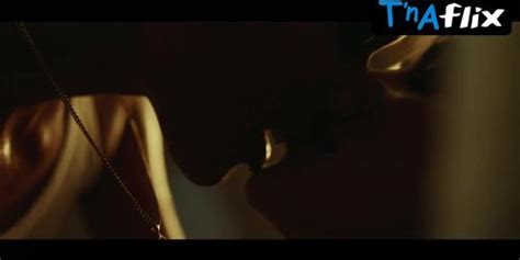 Isabelle Fuhrman Lesbian Scene In The Novice