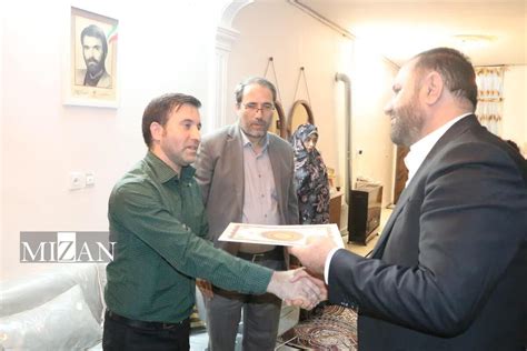 دادستان تهران به مناسبت هفته قوه قضاییه با خانواده شهید حاجی زاده دیدار کرد