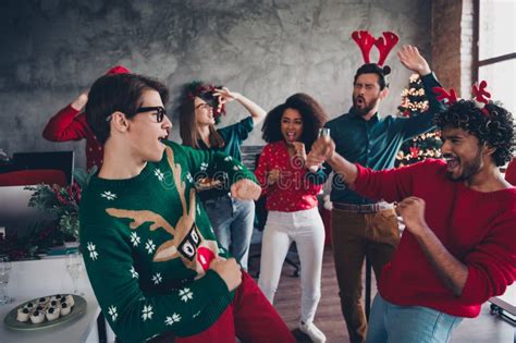 Photo Of Six Office Workers Celebrare Christmas Dance Corporate Party
