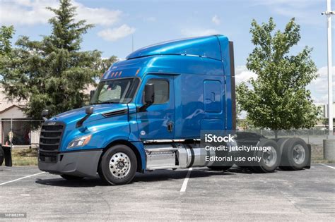 Freightliner Semi Tractor Trailer Trucks Lined Up For Sale Freightliner