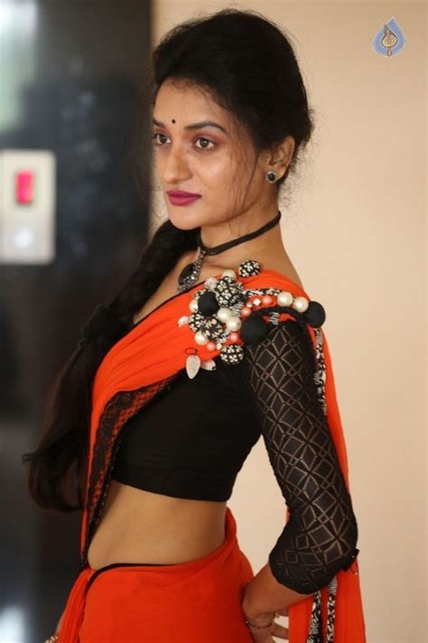 Janani New Pics Photo Of